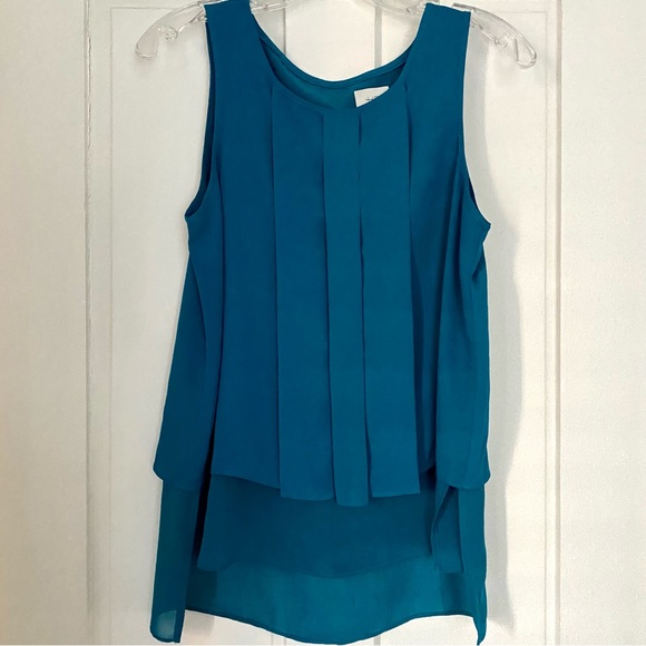 HD in Paris | Tops | Sleeveless Top In A Beautiful Blue Color Layered ...